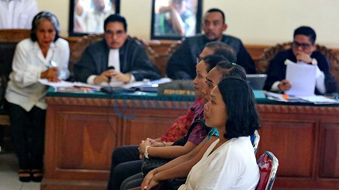 Orangtua Angkat Engeline Dibentak Hakim - Wartakotalive.com