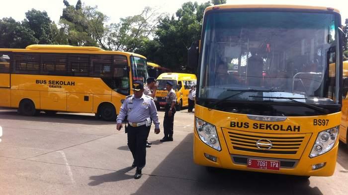 39 Bus Sekolah Disiagakan di Terminal Pasar Minggu - Wartakotalive.com