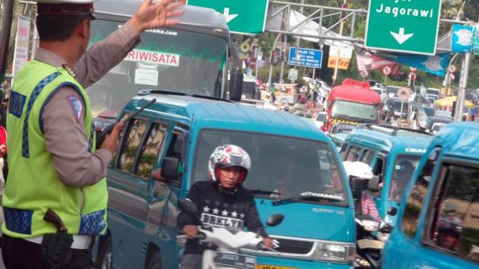 Puncak Macet Parah, Antrean 4 Km Sebelum Gerbang Tol Ciawi - Wartakotalive.com