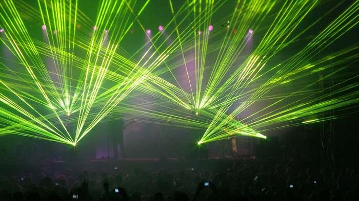 Jangan Lupa, Pertunjukan Laser Warnai Malam Tahun Baru di Tribeca Park ...