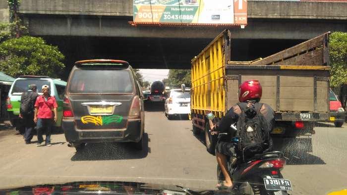 Jalan Raya Serang Ramai - Wartakotalive.com