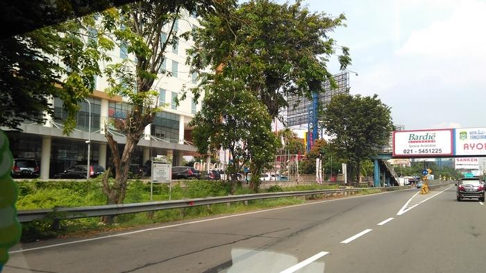 11:00 Tol Cengkareng arah Benda Lancar - Wartakotalive.com