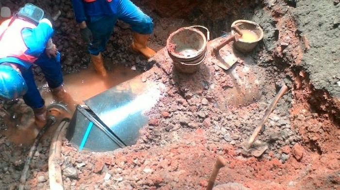 PT Aetra Datangkan Mobil Tangki Air Bersih untuk Kebutuhan Warga ...