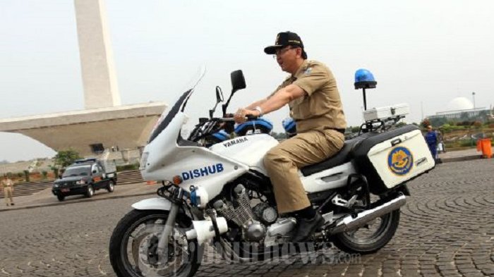 Ahok Tak Suka Pakai Voorijder, PLT Sumarsono Sering Pakai karena ini ...