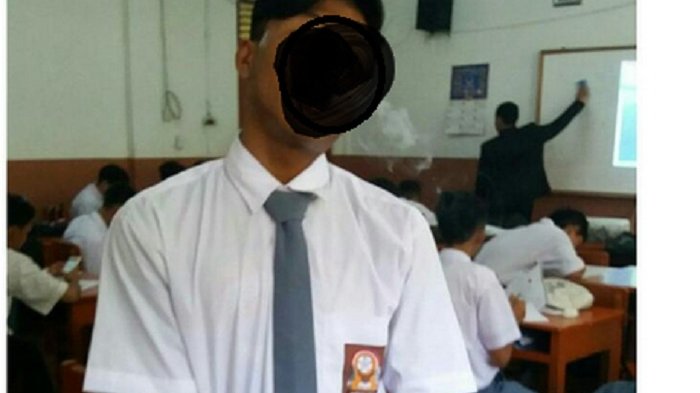 Foto Viral: 3 Murid SMK Ini Nekat Merokok di Dalam Kelas Ketika Guru ...