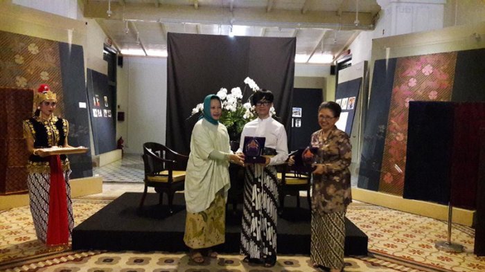 Mengenal Batik Nasional Karya Go Tik Swan Penambahan Hardjonagoro ...