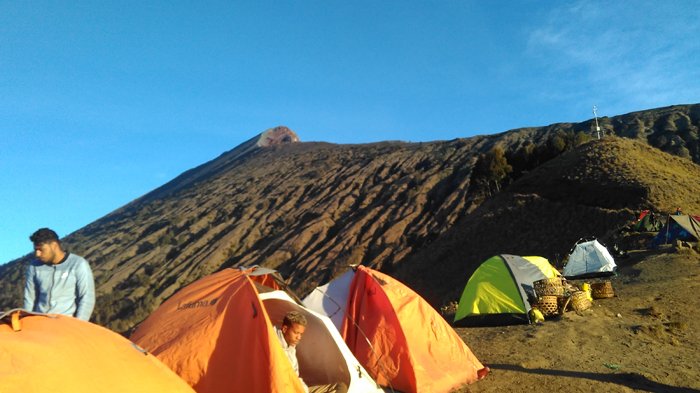 Juliana Marins yang Jatuh ke Jurang saat Mendaki Gunung Rinjani ...