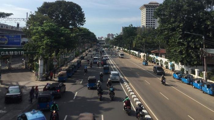 Arus Lalu Lintas Jalan Medan Merdeka Timur Ramai Lancar - Wartakotalive.com