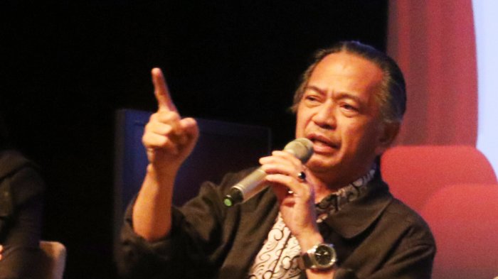 Ikut Berduka Setelah Ray Sahetapy Meninggal Dunia, Dewi Yull: Ayah dari ...