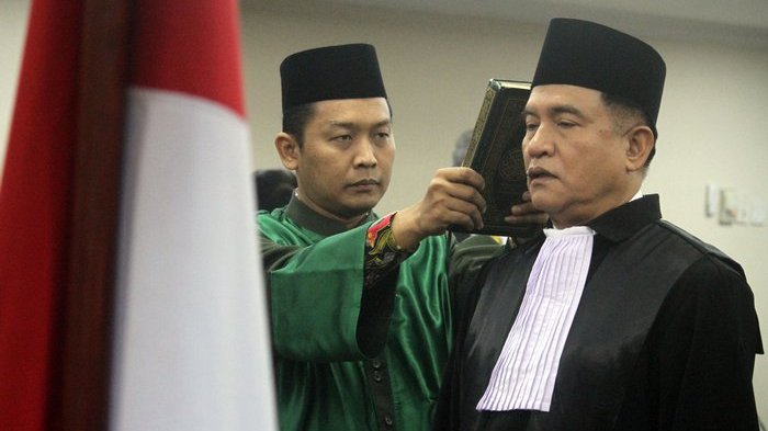 BERITA FOTO: Begini Gaya Yusril saat Disumpah Jadi Advokat Peradi ...