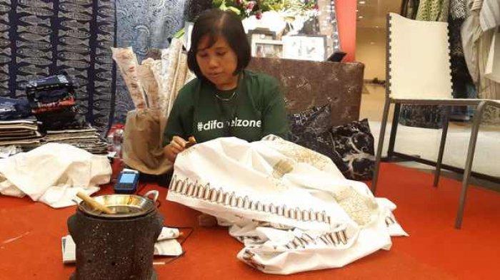 Gallery Amandari Perkenalkan Inovasi Membantik dengan Canting Listrik ...