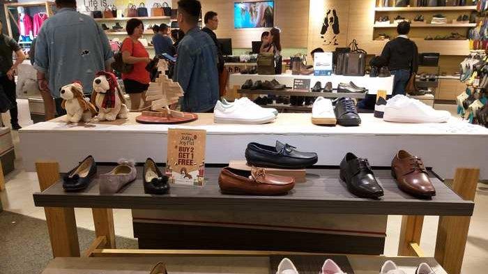 Inovasi Terbaru Lidah Sepatu Berbulu yang Bisa Diubah Jadi Dua Gaya ...