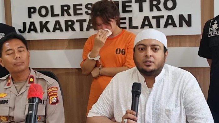 ART Bawa Kabur Uang Rp 73 juta Usai Bobol 3 Rekening Majikannya, Begini ... ART Bawa Kabur Uang Rp 73 juta Usai Bobol 3 Rekening Majikannya, Begini ...