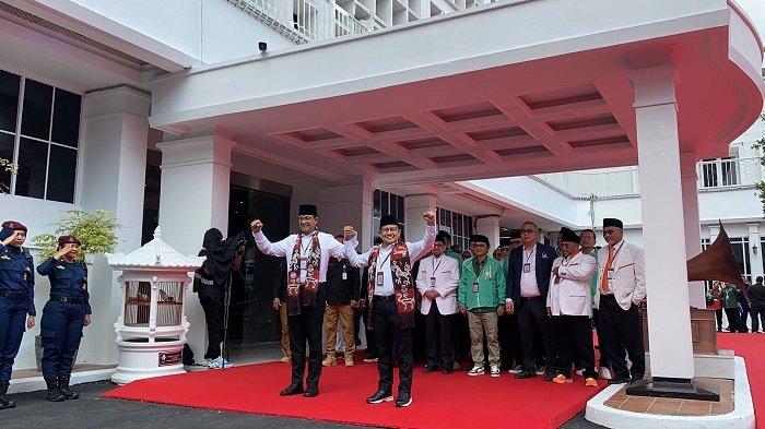 AMIN Kompak Pakai Kemeja Putih saat Daftar ke KPU, Anies Ungkap Makna ... AMIN Kompak Pakai Kemeja Putih saat Daftar ke KPU, Anies Ungkap Makna ...