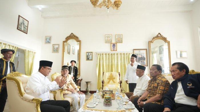 Silaturahmi ke Kesultanan Ternate, Anies: Sebuah Kehormatan ...