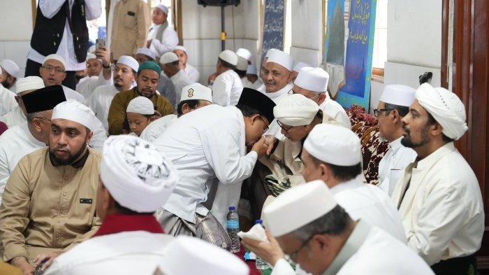 Hadiri Maulid Nabi di Condet, Anies Berharap Ikhtiar Hadirkan Keadilan ...