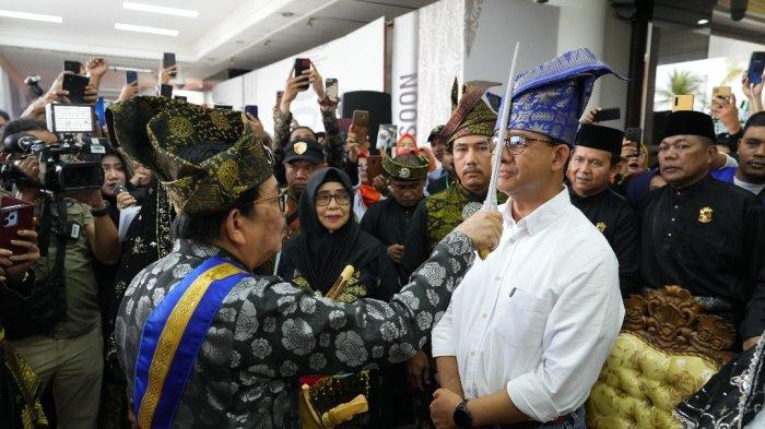 Disambut Upacara Adat Melayu Riau, Anies: Ikhtiar Baik akan Mengantar kepada Kebaikan ...