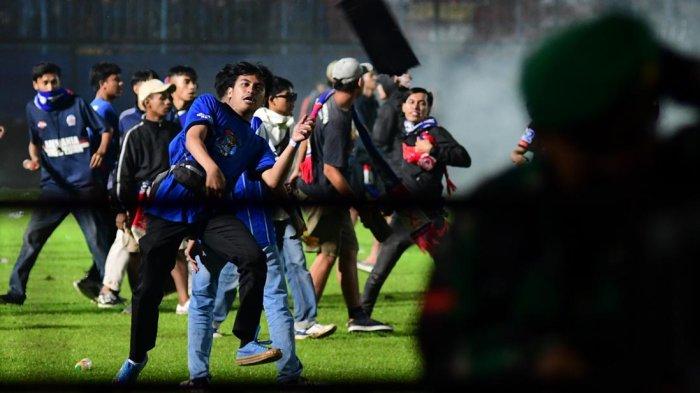 Rusuh Arema vs Persebaya di Kanjuruhan, Penggunaan Gas Air Mata Jelas ...