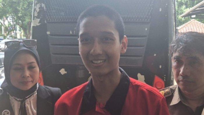Jalani Sidang Perkara KDRT terhadap Cut Intan Nabila, Armor Toreador ... Jalani Sidang Perkara KDRT terhadap Cut Intan Nabila, Armor Toreador ...