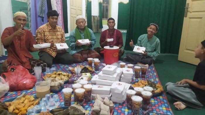 Ramadan Berbagi, Atang Trisnanto Ketua DPRD Kota Bogor Salurkan 2.700 ...