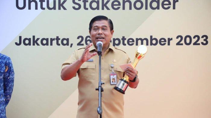 Kemendagri Terima Penghargaan BPS Award Tahun 2023 - Wartakotalive.com