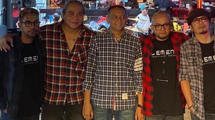 Pernah Jadi Pengemudi Ojek Online, Ibank Kembali Bermusik Bareng Band ...