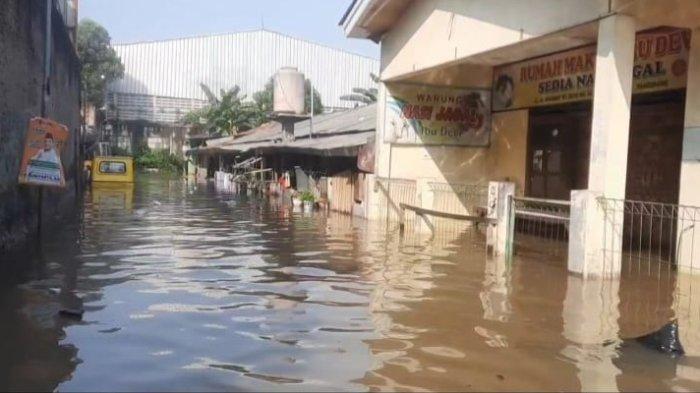 Banjir Melanda Kampung Candulan Tangerang, Puluhan Warga Mengungsi ke Tempat Pemotongan Hewan ...