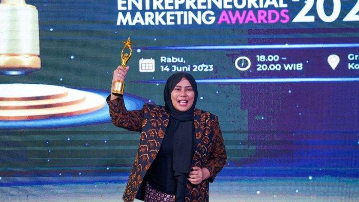 Janggal, Baru Dapat Penghargaan CMO of The Year 2023, Novita Dewi ...