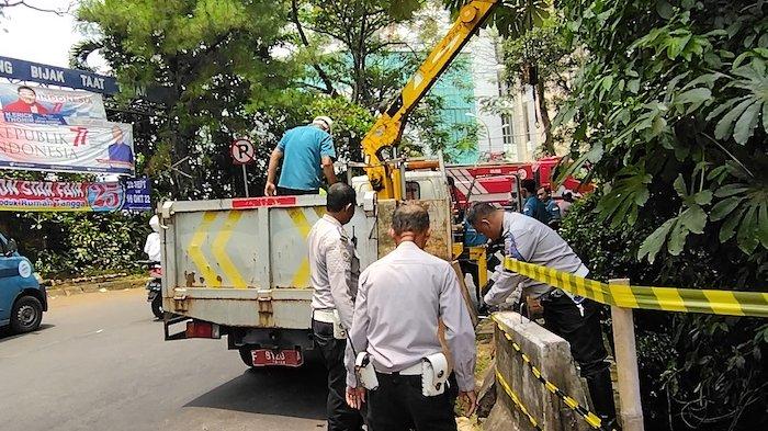 Dishub Kota Bogor Pasang Road Barrier di Lokasi Pengendara Motor ...