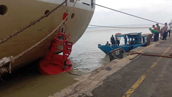 Disnav Tanjung Perak Evakuasi Pelampung Suar No 24 yang Terseret KM ...