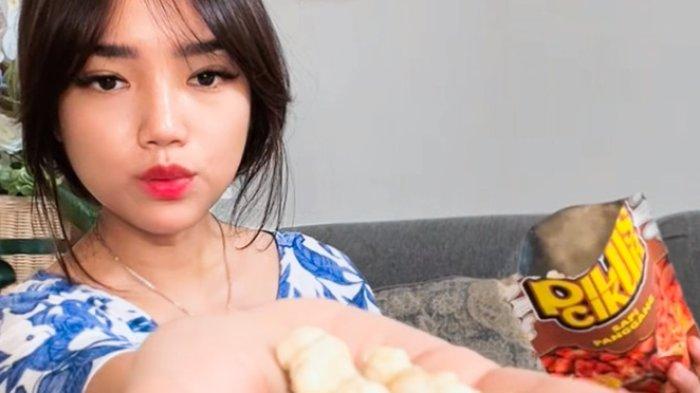 Selebgram Fuji Utami Senang Ngemil Snack Jadul, Ini Bocoran Comfort ...