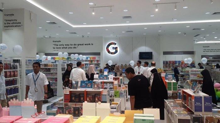 Lebih Dekat Masyarakat, Gramedia Hadir di Living World Grand Wisata ...