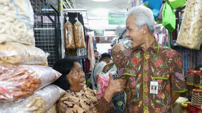 Ganjar Blusukan di Pasar Johar Semarang, Cek Harga Komoditas Jelang Lebaran - Wartakotalive.com