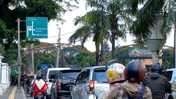 Libur Sekolah, Kemacetan di Jalan RM Harsono Menuju Taman Margasatwa ...