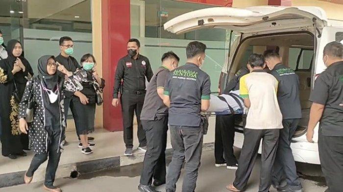 Jenazah Arist Merdeka Sirait Disemayamkan di RSPAD Gatot Soebroto ...