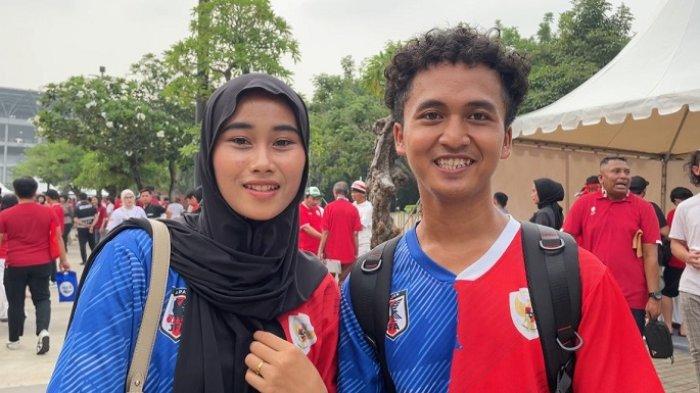 Pakai Baju Setengah Indonesia Setengah Jepang, Kadari dan Cahyati Tetap Dukung Tim Garuda ...
