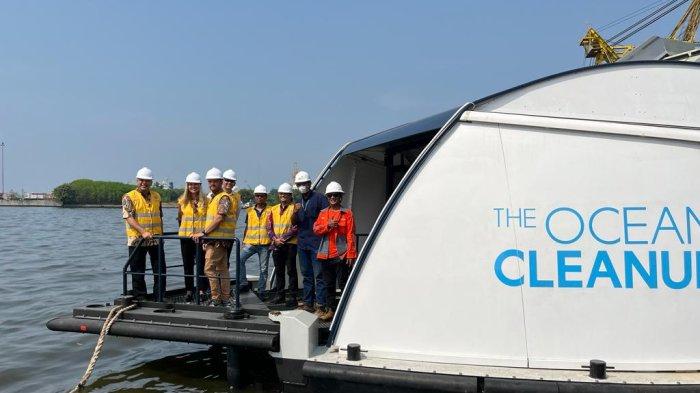 Kapal Neon Moon II Hadiah dari Coldplay Siap Beroperasi Angkut Sampah ...