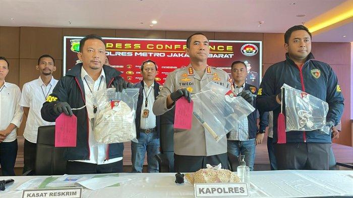 Aksi Nekat Pria Curi Lima Handphone Display, Acungkan Pisau ke Karyawan Toko - Wartakotalive.com