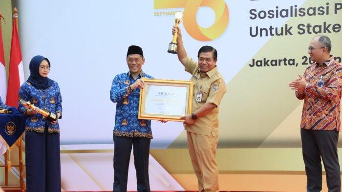 Kemendagri Terima Penghargaan BPS Award Tahun 2023 - Tribunnewsdepok.com