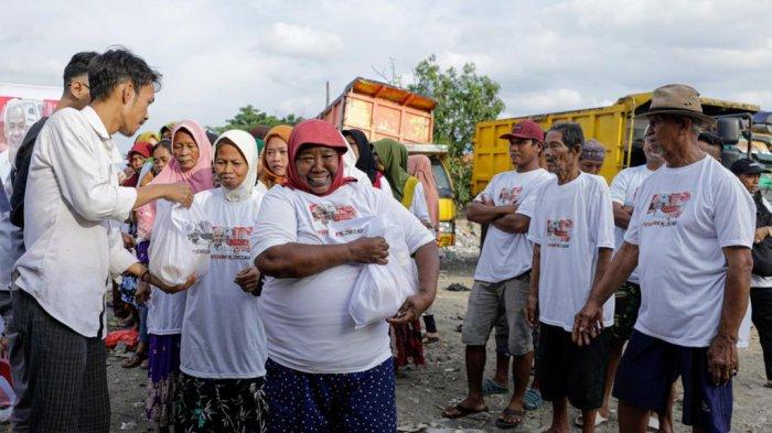 Komunitas Supir Truk Distribusi Paket Sembako untuk Saling Bantu Sesama ...