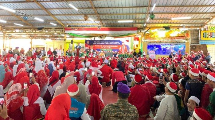 Kunjungi Pesantren Sirnarasa, Anies Dapat Dukungan dari Abah Aos ...