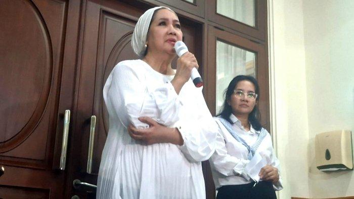 Jenazah Titiek Puspa Dimakamkan di TPU Tanah Kusir Besok, Malam Ini ...