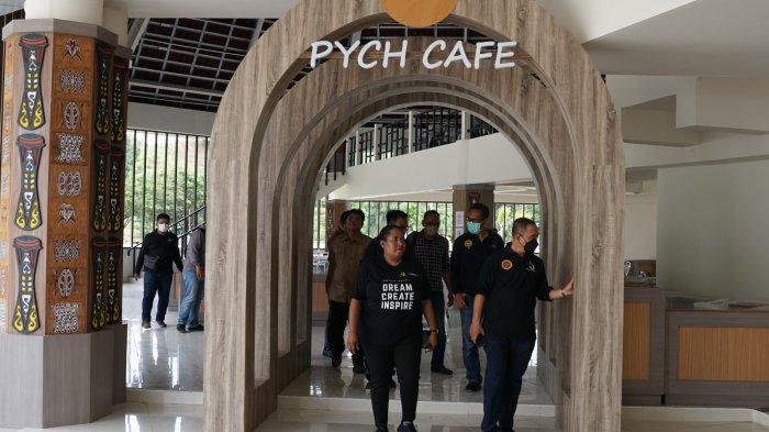 Jelang Peresmian Gedung PYCH, Papua Muda Inspiratif Siapkan Hiasan ...