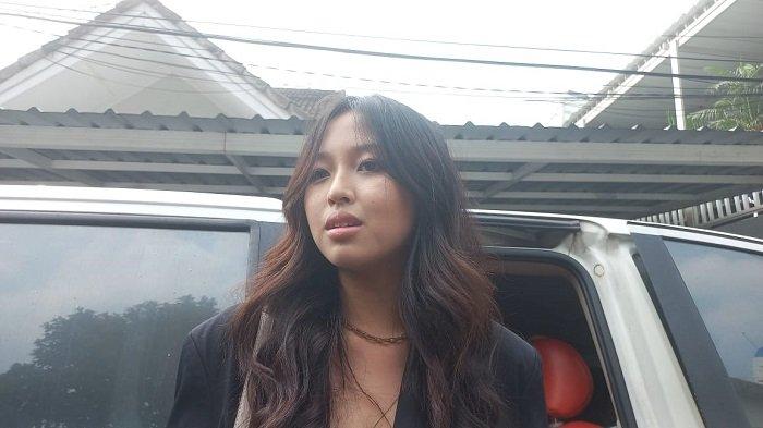 Disergap saat Hanya Kenakan Handuk, Begini Kronologi Putri Pinkan Mambo ...