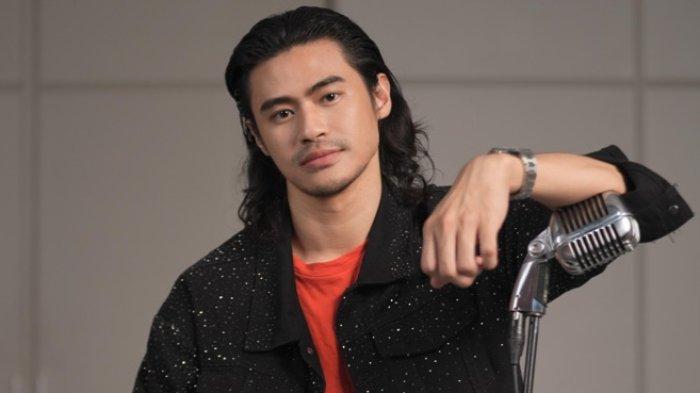 Tandai Kiprahnya di Industri Musik, Mike Ethan Nyanyikan 'Dia Harus ...
