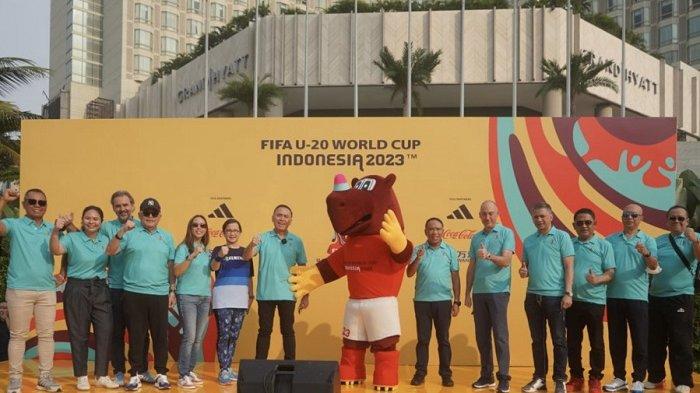 PSSI dan Kemenpora Luncurkan Badak Cula Cahaya Sebagai Maskot Piala ...