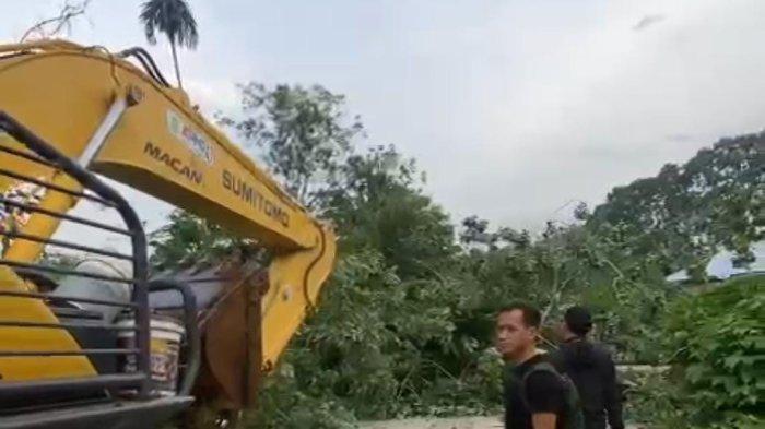 Banjir dan Longsor Melanda Bungo, SDP Kerahkan Alat Berat Bantu Tangani Pohon Tumbang ...