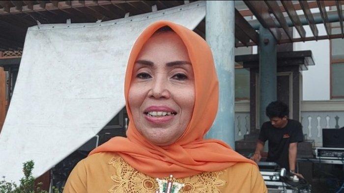 Pemain Sinetron Si Doel The Series, Haji Tonah Manggung dalam Perayaan ...