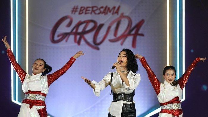 Berikut Lirik Lagu Resmi Timnas Indonesia "Bersama Garuda" yang Dinyanyikan Pedangdut Wika Salim ...