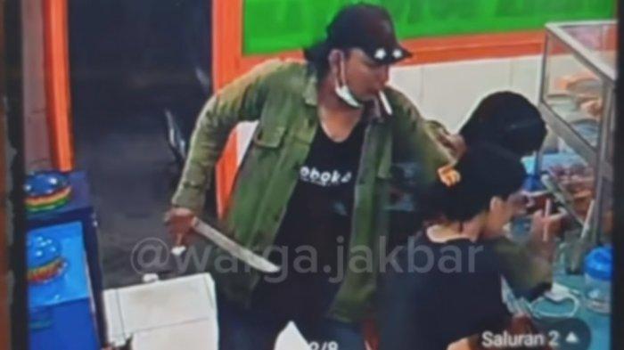 Perampok Bergolok yang Beraksi di Warteg Jelambar Jakbar dan Terekam ...